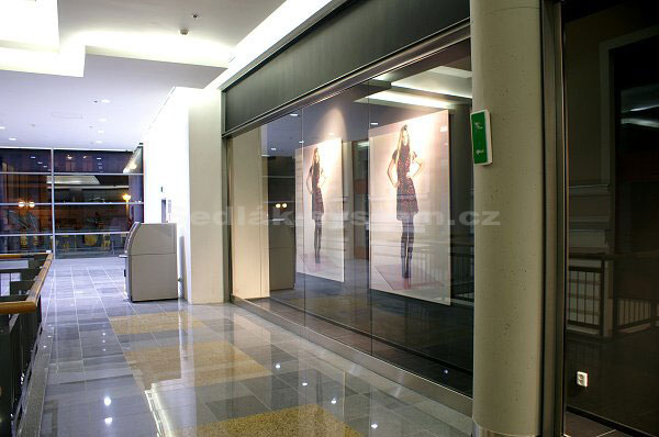 Výkladce a vstupní portály